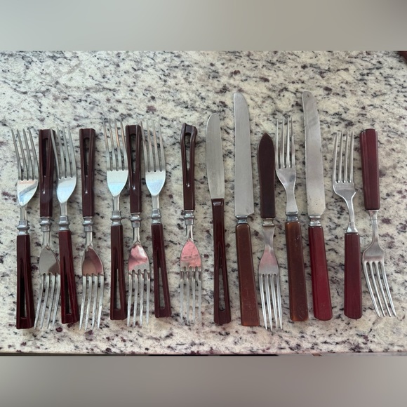 Kitchen | Vintage Assorted Pattern Silverware 15 Pieces 12 Forks 3 ...